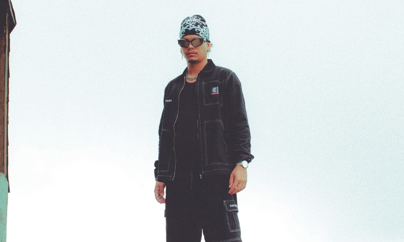 Rapper VK Mac em voo alto e movido por reflexões sobre a vida | Tribuna ...
