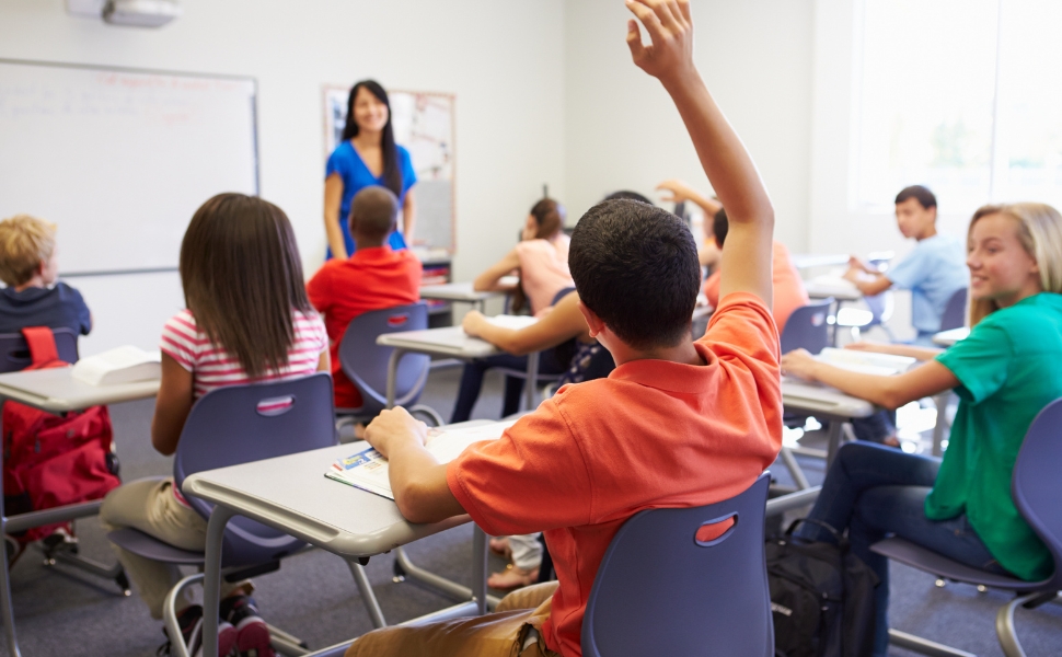 28 mil profissionais da educação devem ser beneficiados com reajuste no ...