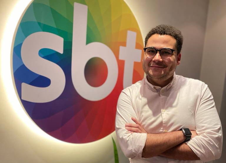 ‘SBT News na TV’ é a nova aposta do SBT para as madrugadas | Tribuna ...