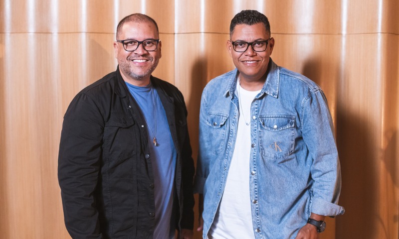 Adelso e Anderson Freire juntos em “Sonda-me e Usa-me” | Tribuna Online ...