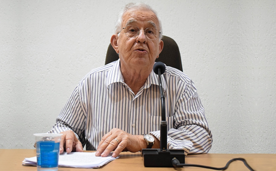 Morre João Adolfo Hansen, professor emérito da USP e referência em ...