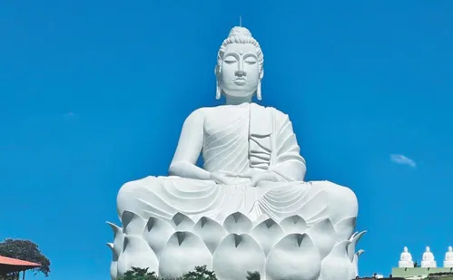 Ibiraçu: turismo na terra do Grande Buda