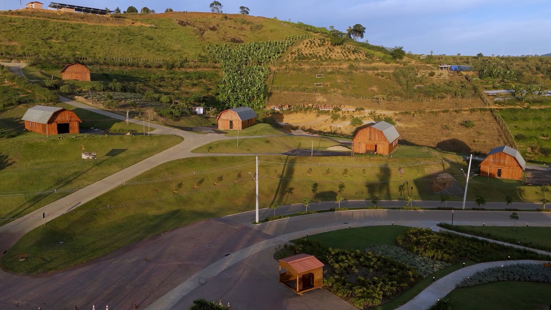 Vaz entrega 1º condomínio agrogastronômico do Brasil em SC