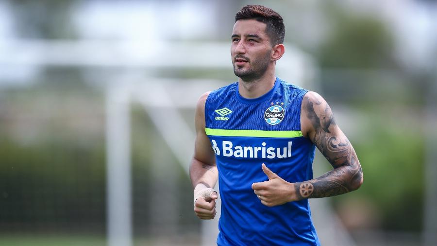 Jogador do Grêmio sofre múltiplas fraturas no rosto e será operado ... Jogador do Grêmio sofre múltiplas fraturas no rosto e será operado ...