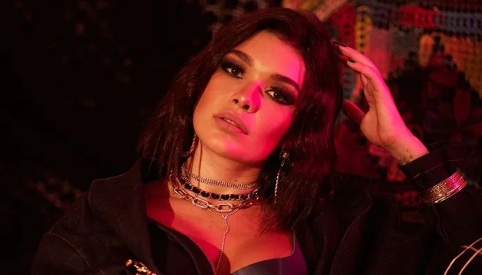 Lary: “Transformei a dor em arte” | Tribuna Online | Seu portal de Notícias